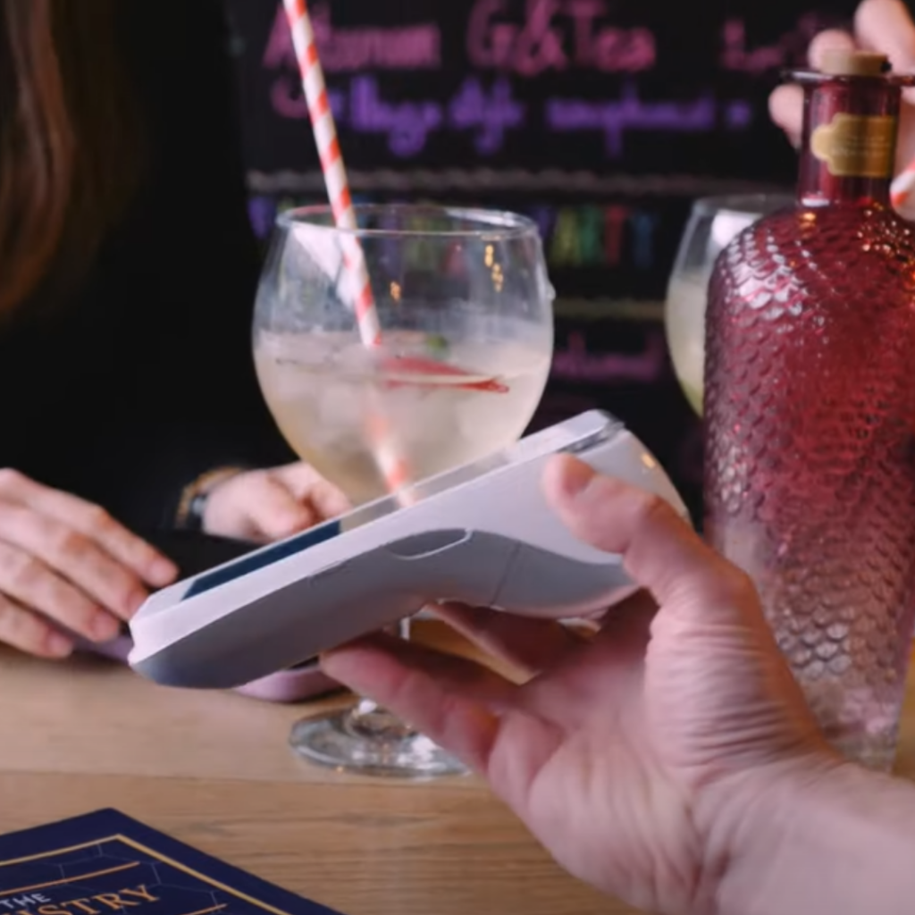 A guide to what is a card reader?